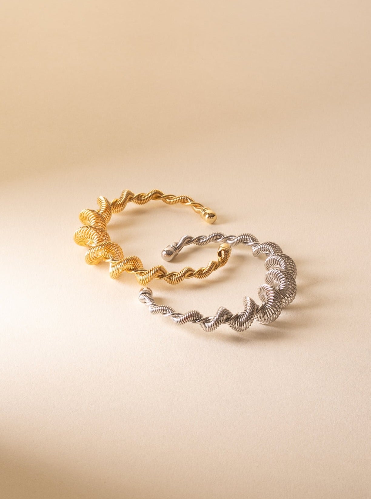 Our Outlets – Minimalist Lab